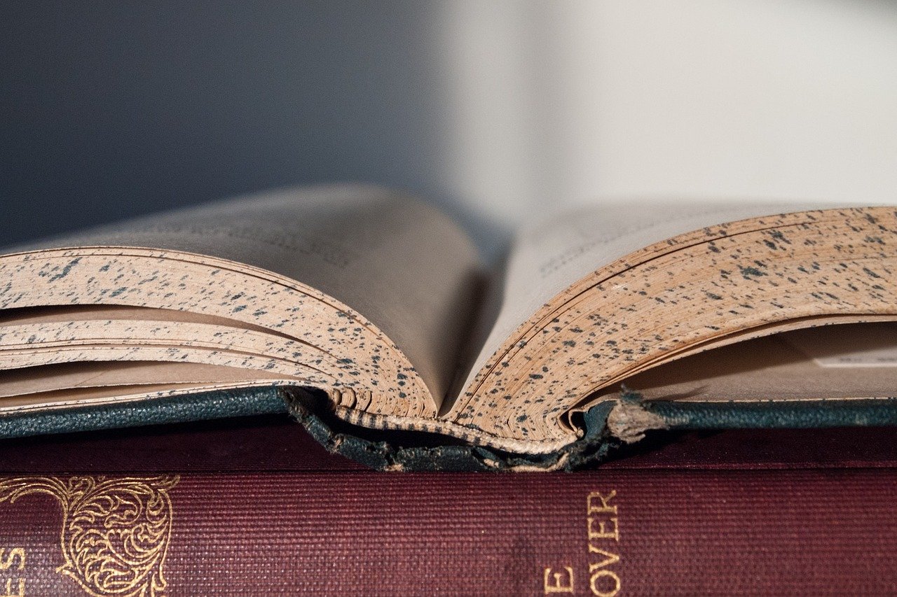 Academic Text What It Is Main Features Structure Types And More